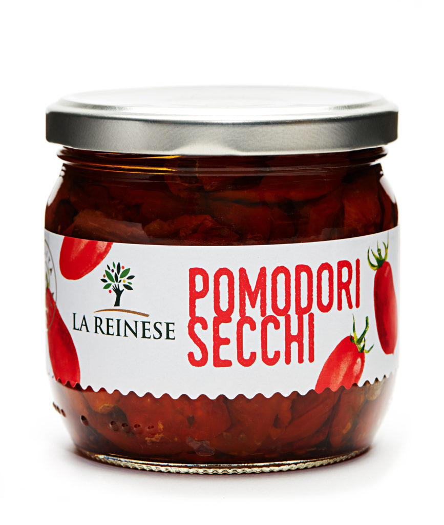 Dried tomatoes in sunflower oil blended with extra virgin olive oil